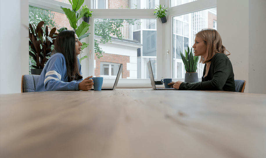 Regular 1:1 Catch-Up Meeting Guide: 30 Questions & Templates